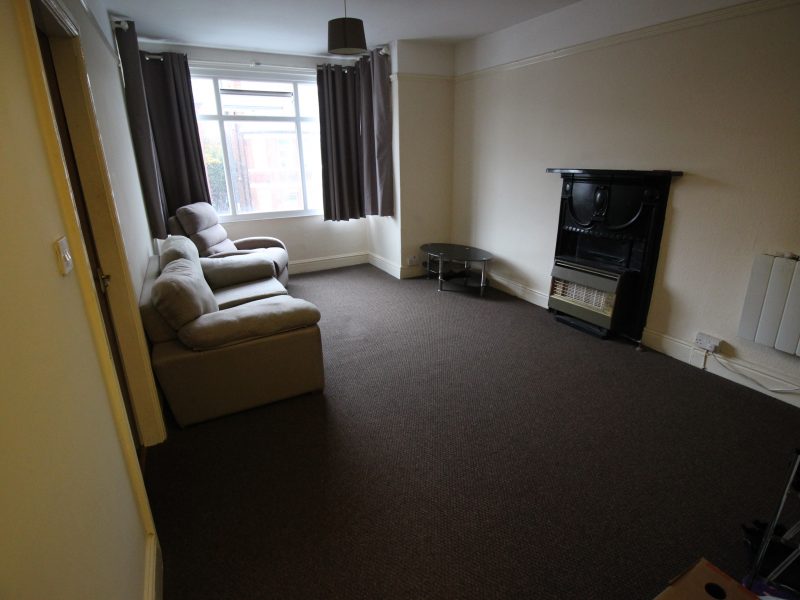 1 Bedroom First Floor Flat London Road